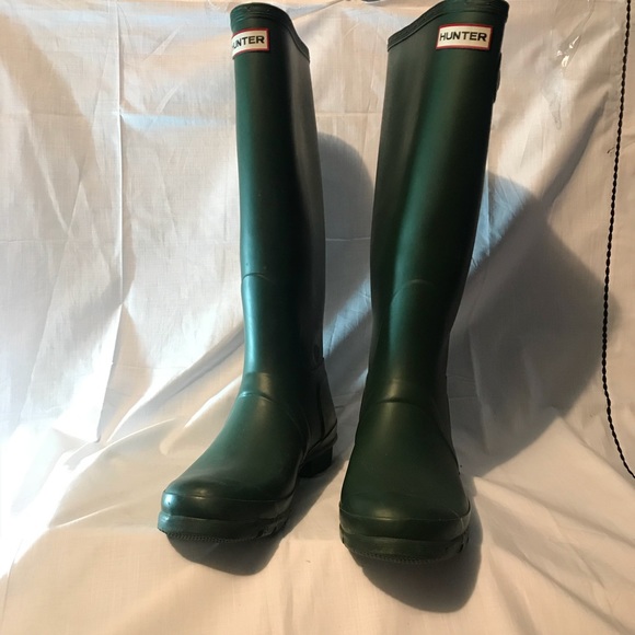 Hunter | Shoes | Hunter Original Tall Matte Green Rain Boots Sz 9 ...